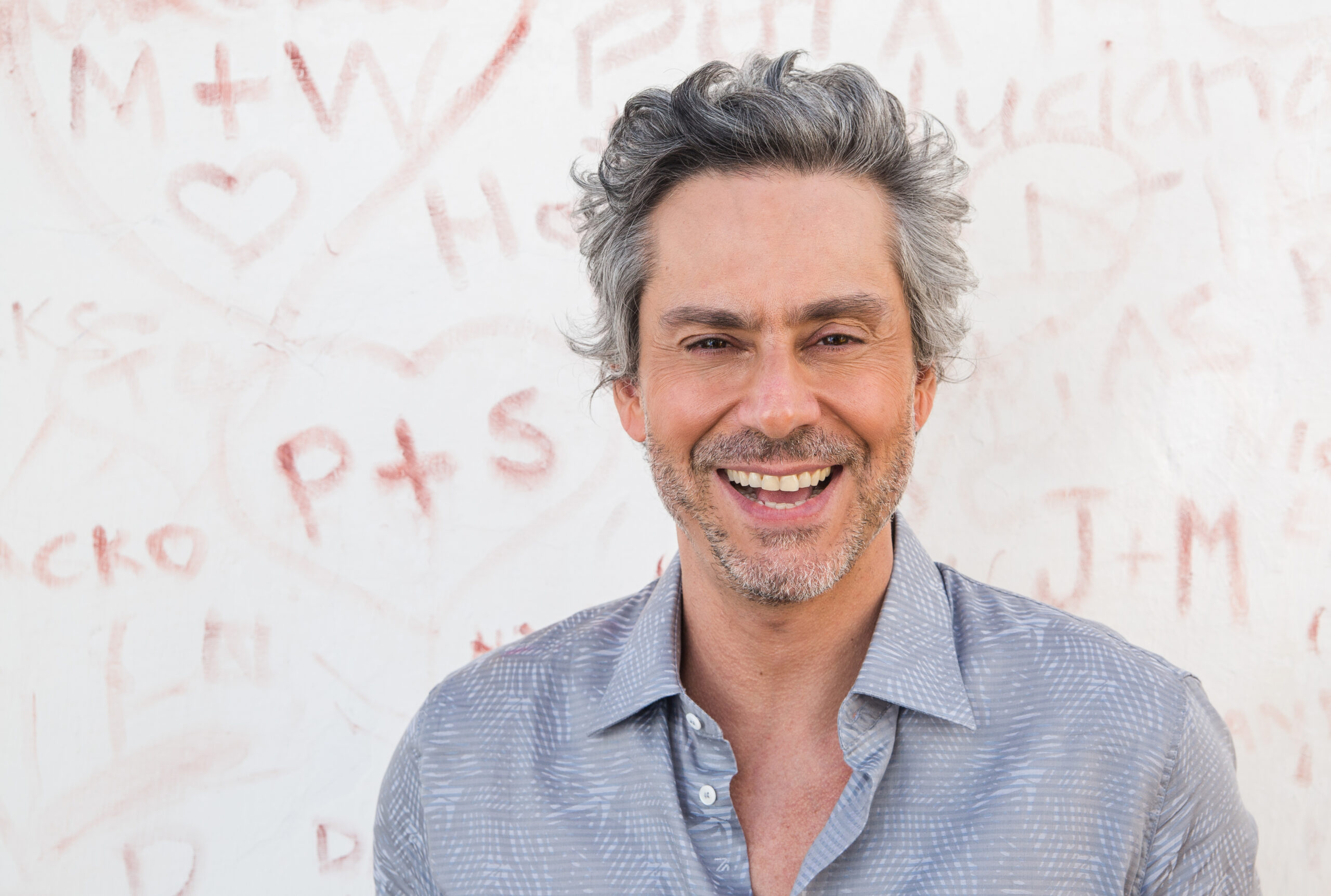 Alexandre Nero: ator, cantor, músico e lindo • Revista Tudo